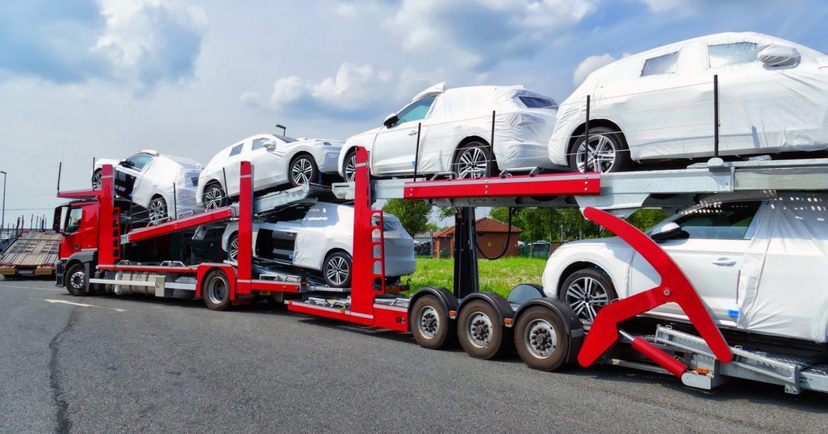 Local Vehicle Transporter vs. Nationwide Service Providers
