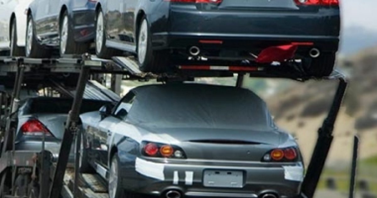 Driveaway Service vs. Auto Transport: Which Option is Right for You?